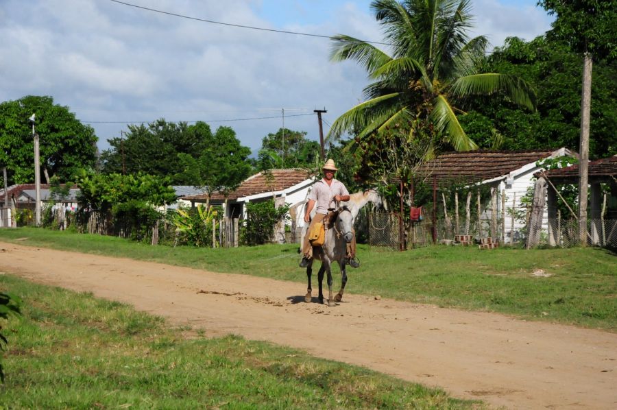 Jíquima de Alfonso besa el Escambray (+ fotos) – Escambray