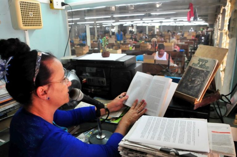 Lectora de tabaquería: Un oficio Patrimonio Cultural de la Nación ...